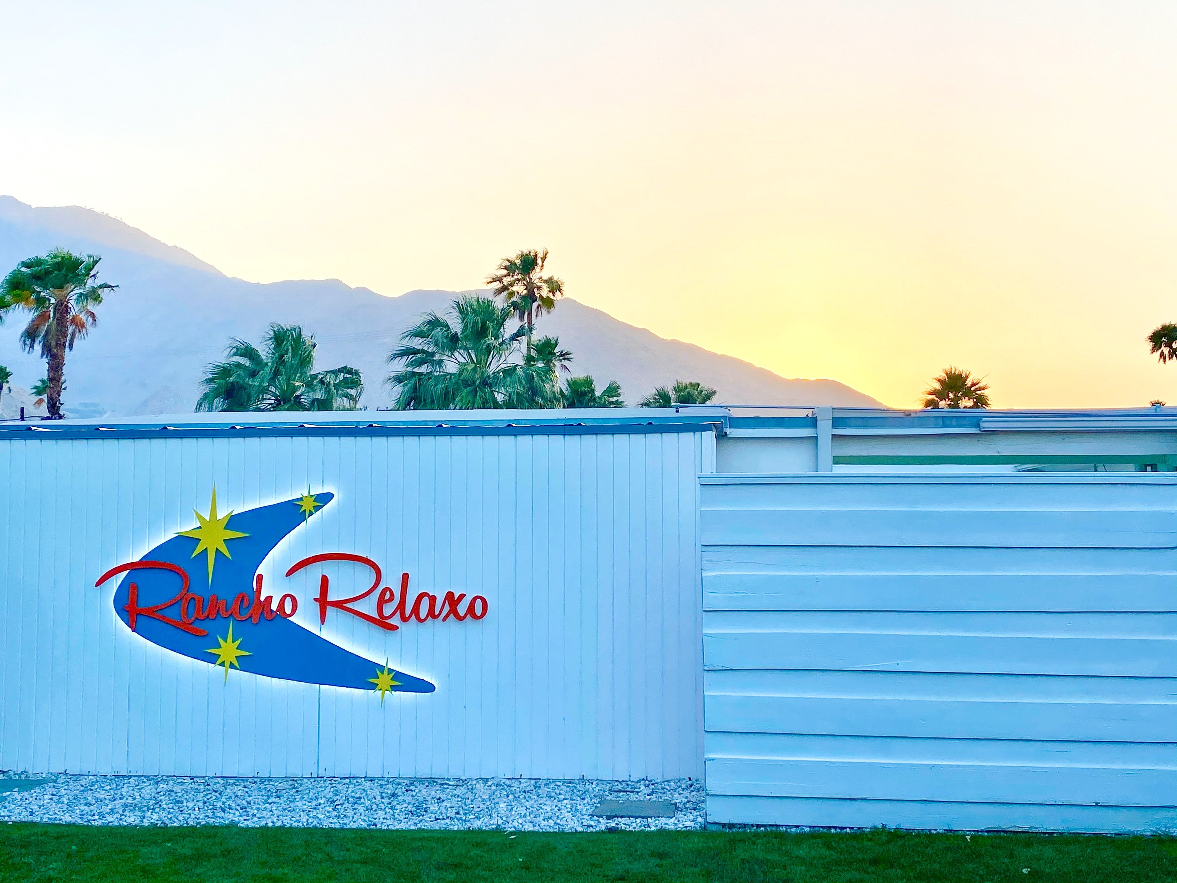 Custom LED Sign | Custom Light Up Sign | LED Sign for Business ...